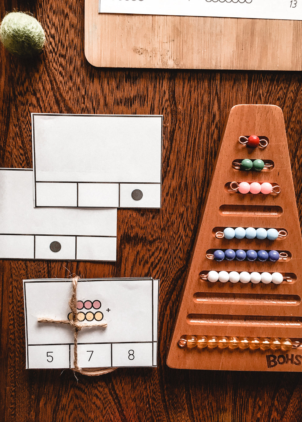 Montessori Colored beads clip cards 1-10 – montessorikiwi