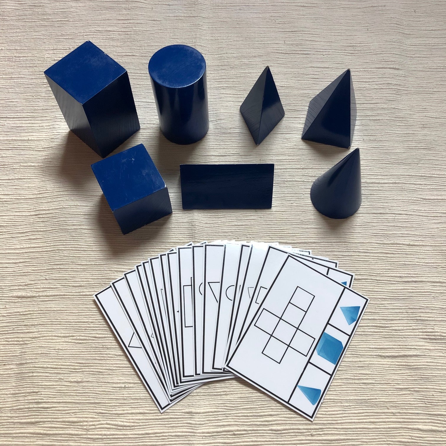 3d shapes nets clip and flip (math) Geometric Solids – montessorikiwi